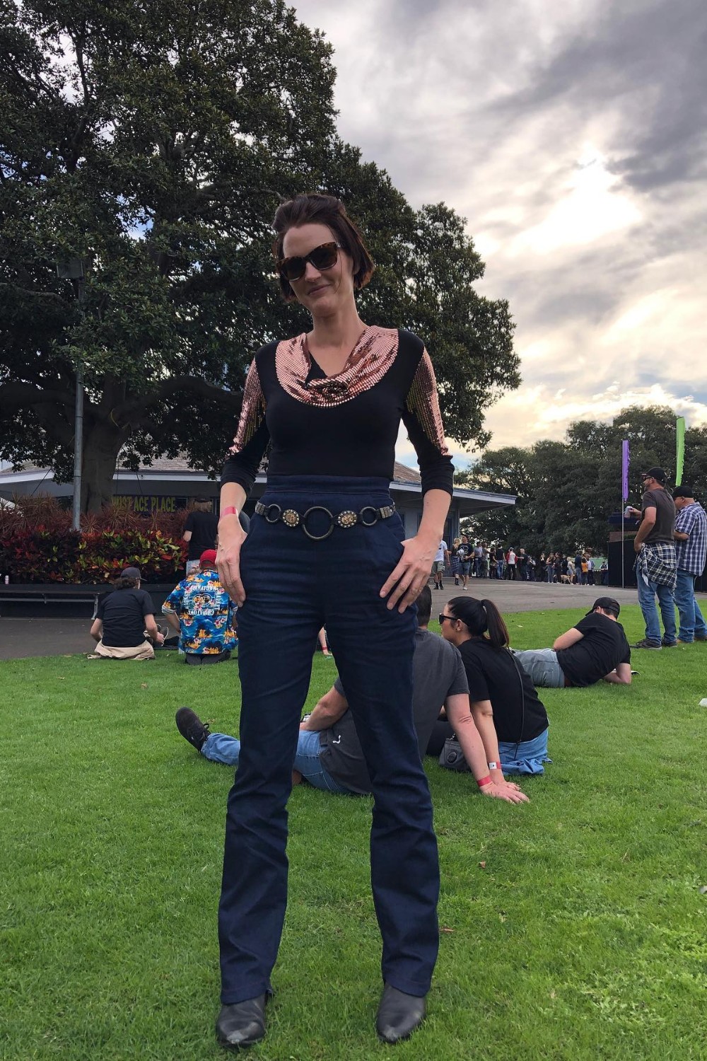 14 Cool Outfits to Wear to a Dave Matthews Band Concert – Chic Central