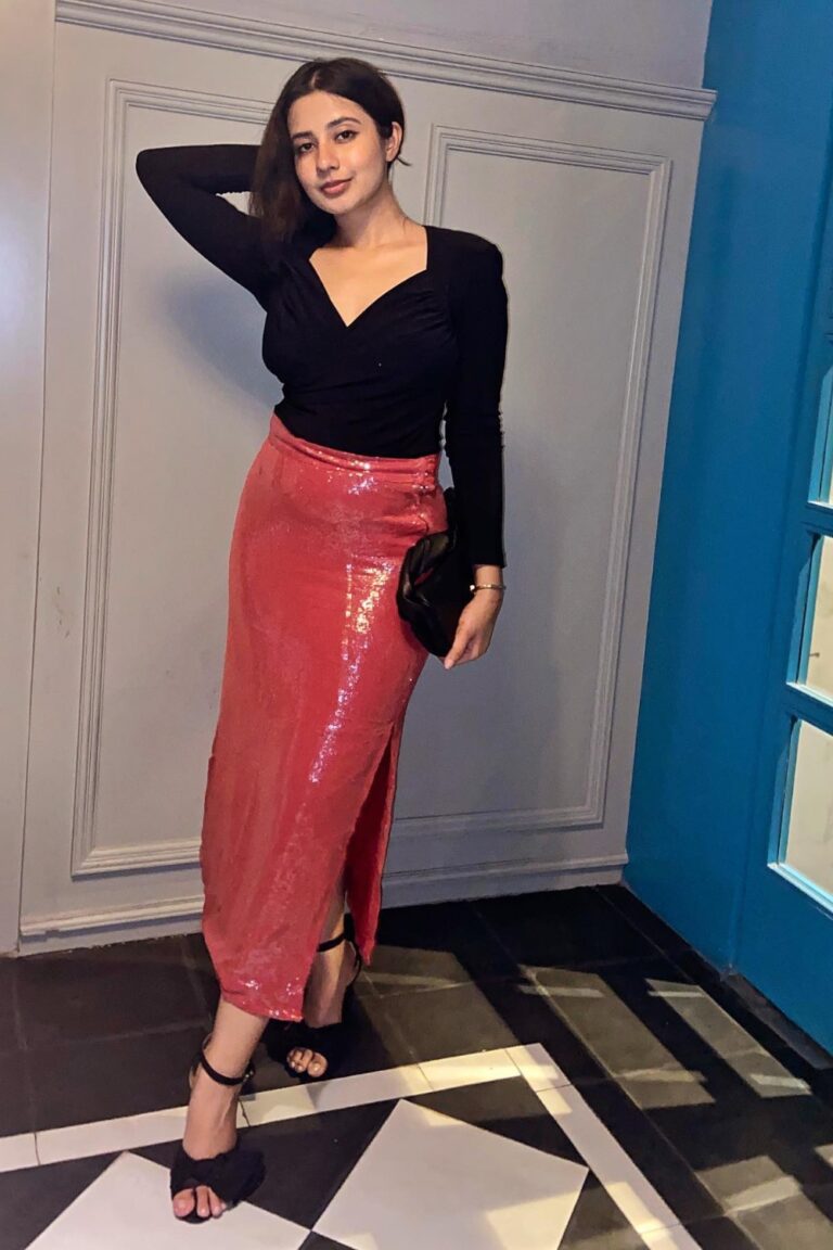 19 Disco Outfits Perfect for Your Next Theme Party – Chic Central