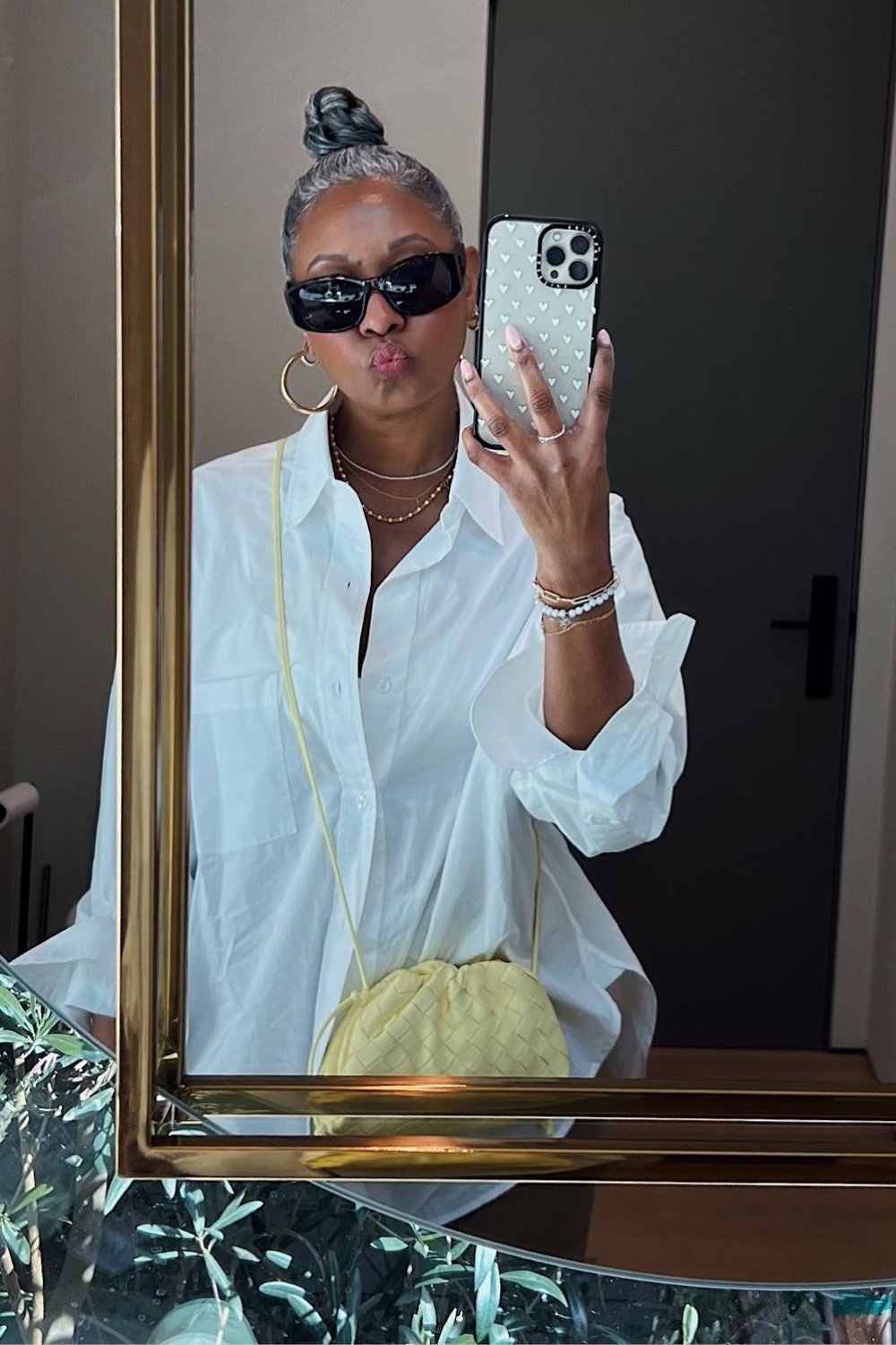 How to Dress in Your 40s: A Stylish Woman’s Guide – Chic Central