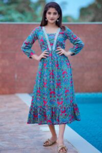 23 Types of Necklines You Need to Know – Chic Central