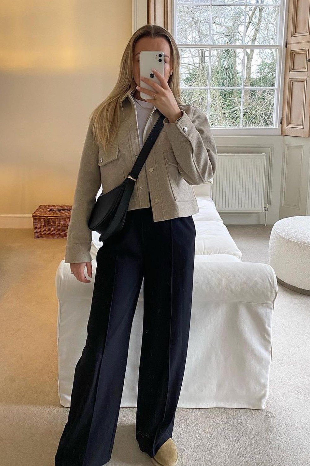 French Capsule Wardrobe Essentials: Iconic Pieces for Classic Parisian ...