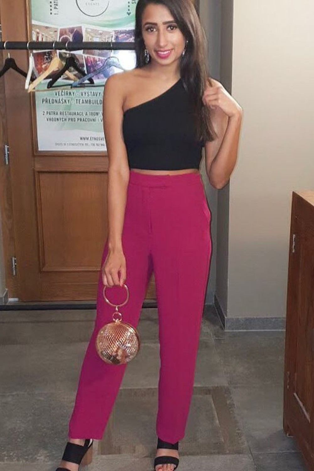 What to Wear to the Bar: 20 Chic Outfits for a Night Out – Chic Central