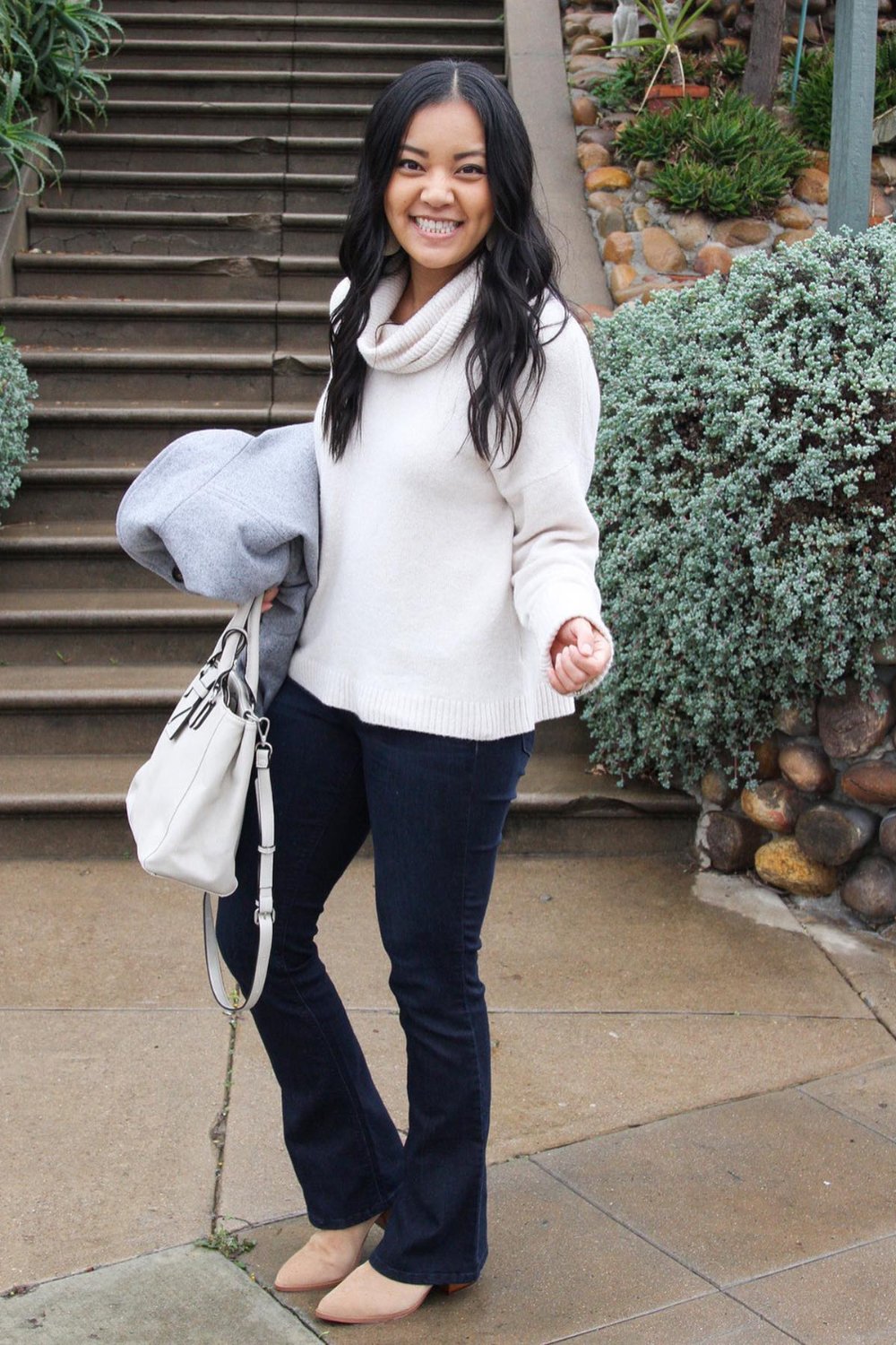 How to Style Bootcut Jeans: 22 Effortlessly Chic Outfits – Chic Central