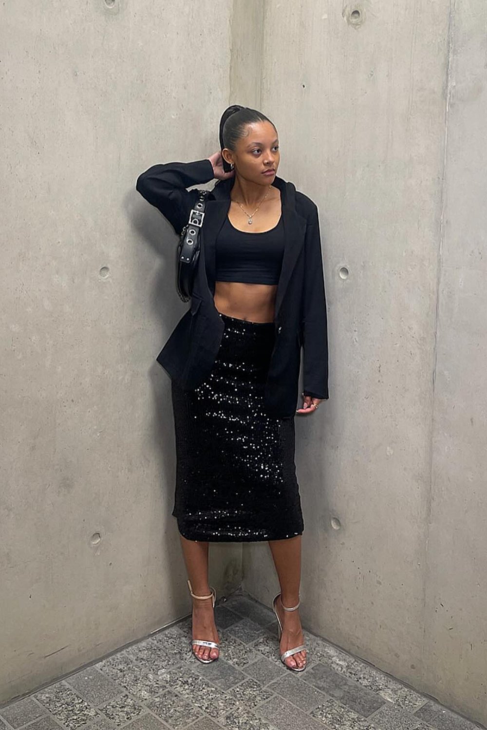 21 Sequin Skirt Outfits for Your Next Night Out – Chic Central