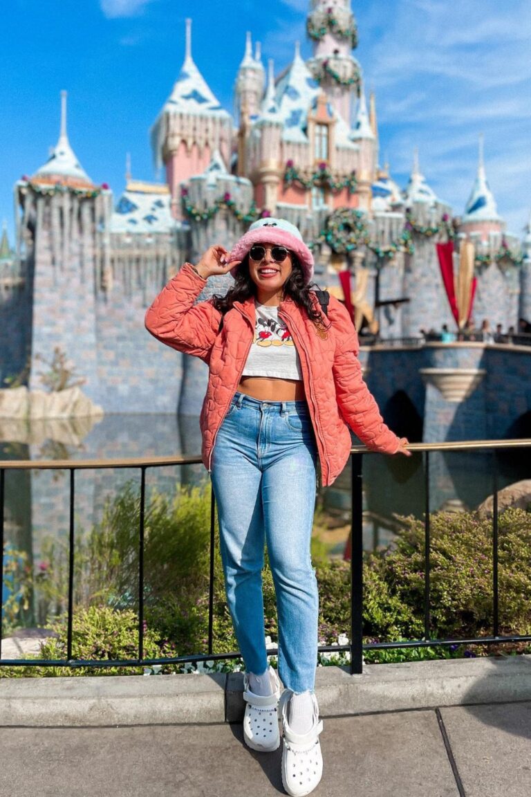 What to Wear to Disneyland – 25 Cute Outfit Ideas – Chic Central