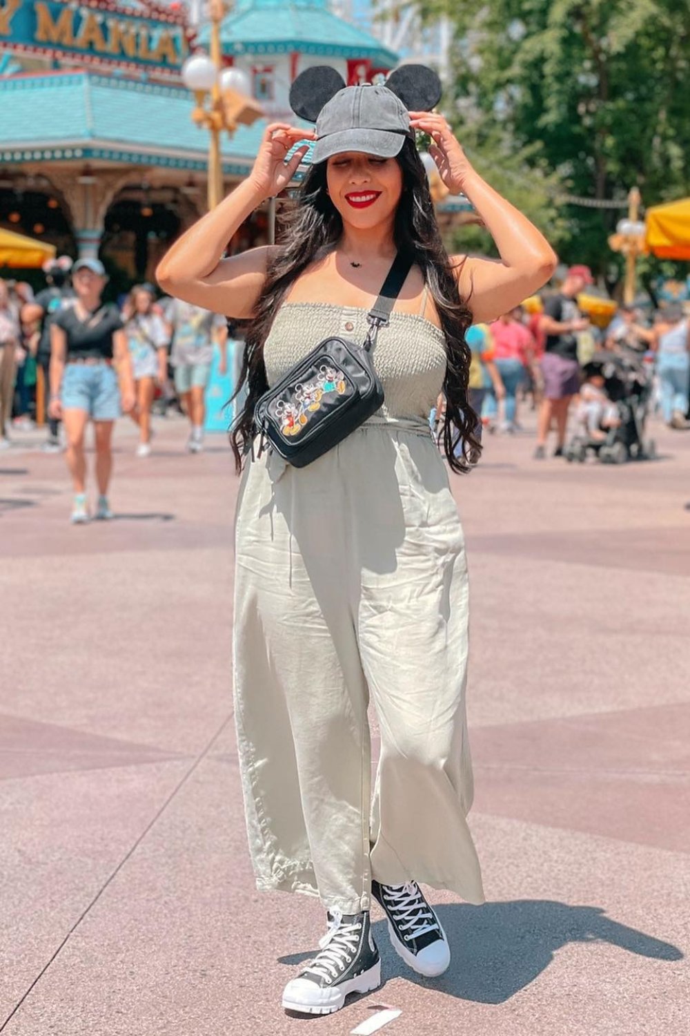 What to Wear to Disneyland – 25 Cute Outfit Ideas – Chic Central