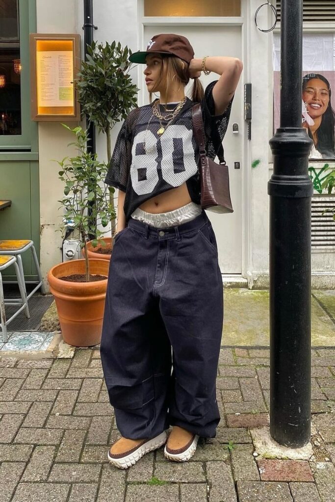 23 Trendy Baggy Pants Outfits That Will Make You Look Effortlessly Cool ...