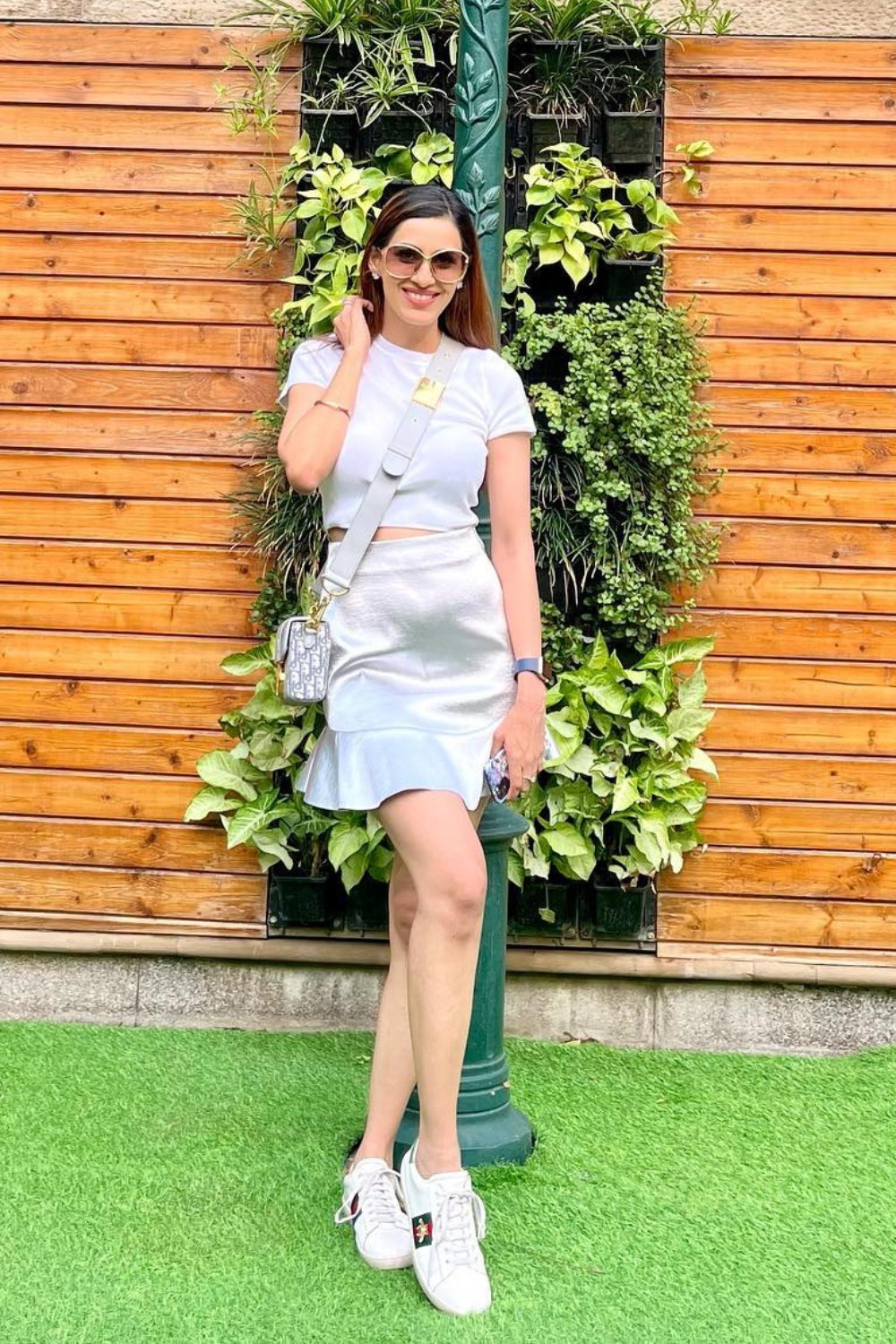 17 Stunning Silver Outfit Ideas That Will Make You Shine – Chic Central