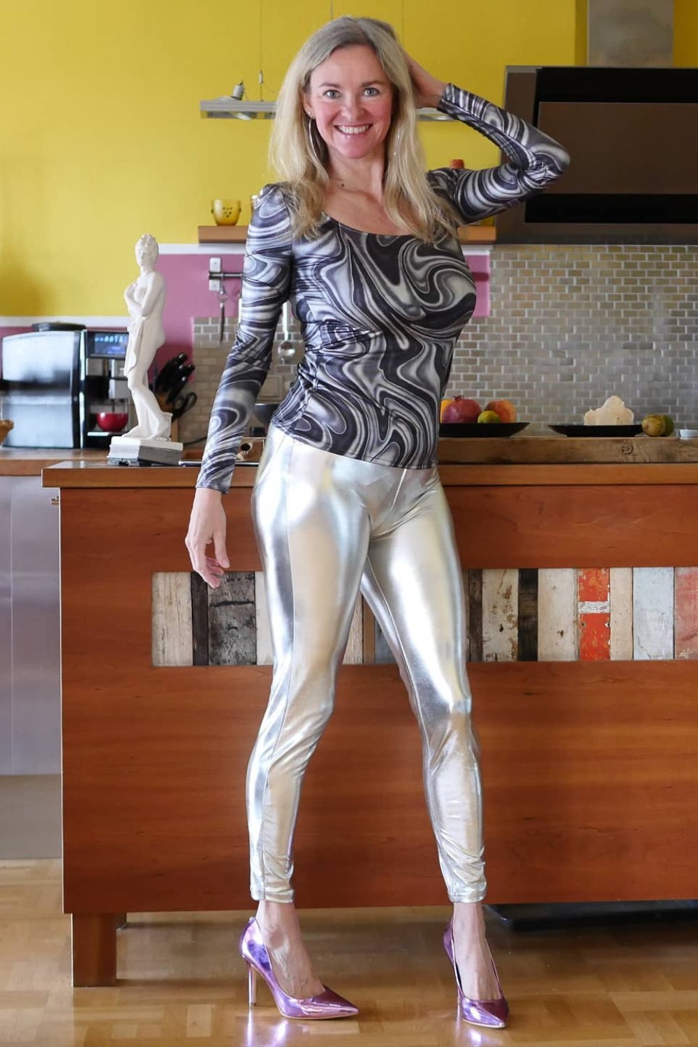 17 Stunning Silver Outfit Ideas That Will Make You Shine – Chic Central