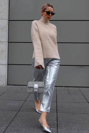 17 Stunning Silver Outfit Ideas That Will Make You Shine – Chic Central