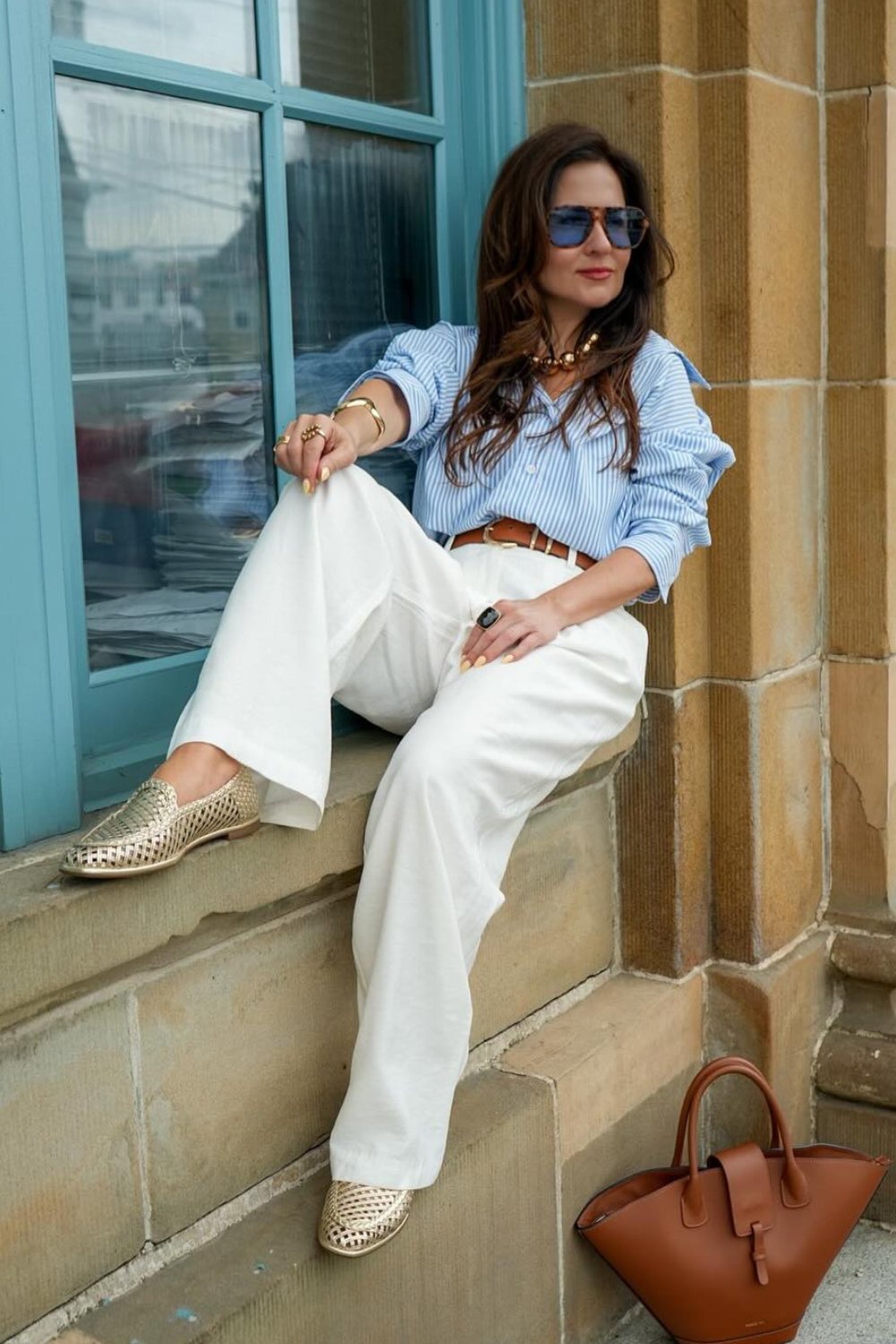 20 Stylish White Pants Outfits That Will Make You Look Effortlessly ...